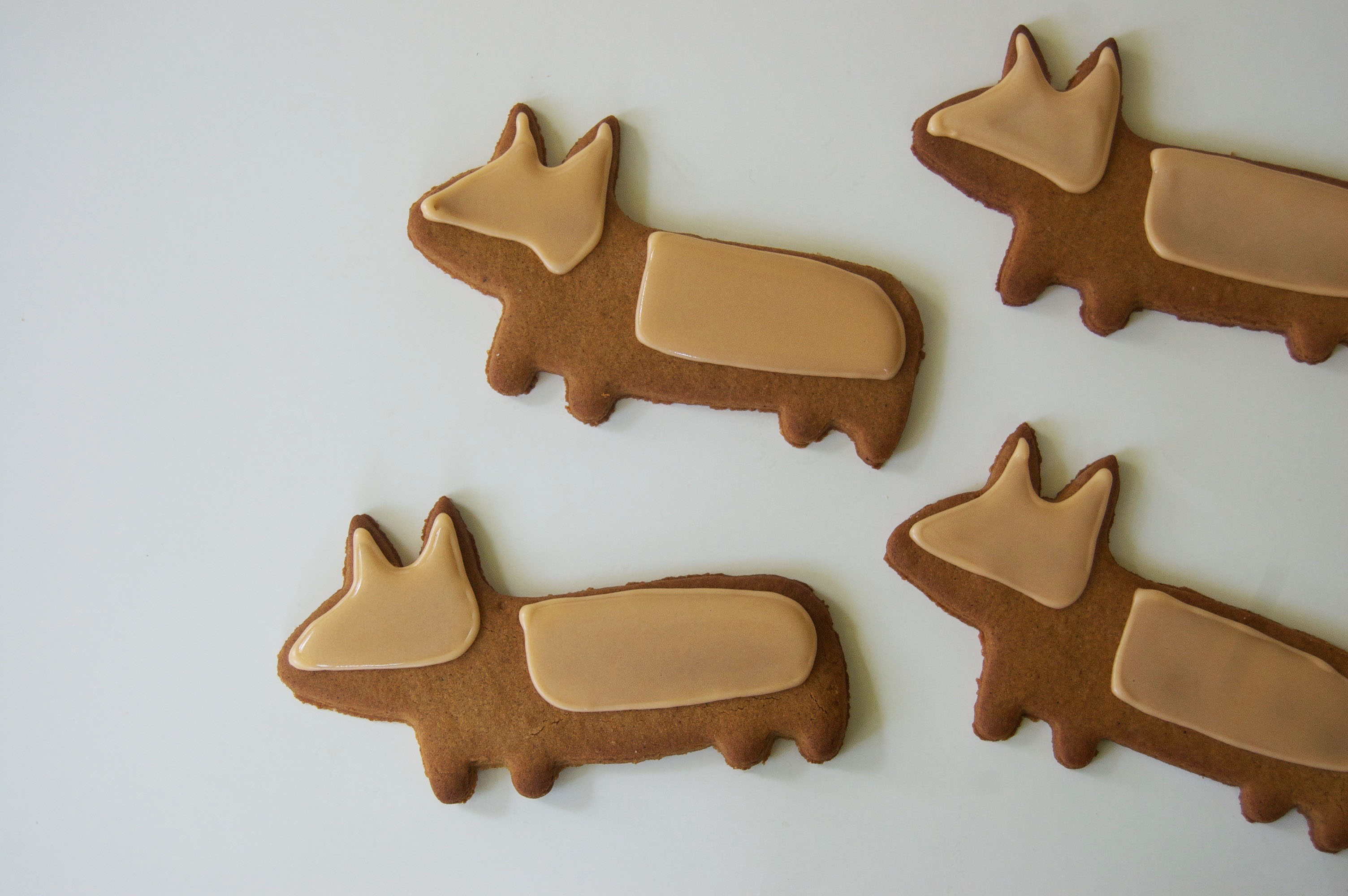 gingerbread corgi cookies – LENA'S LUNCHBOX