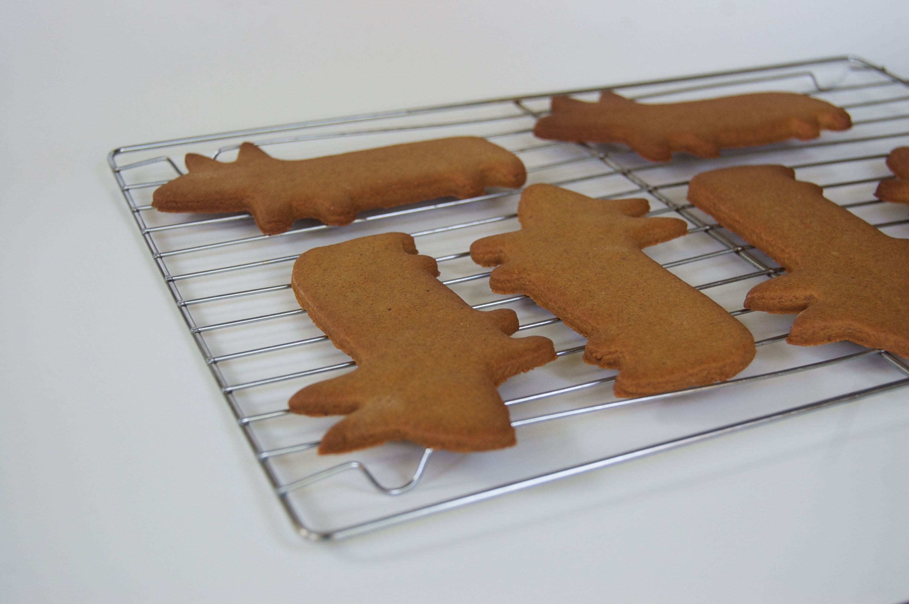 gingerbread corgi cookies – LENA'S LUNCHBOX