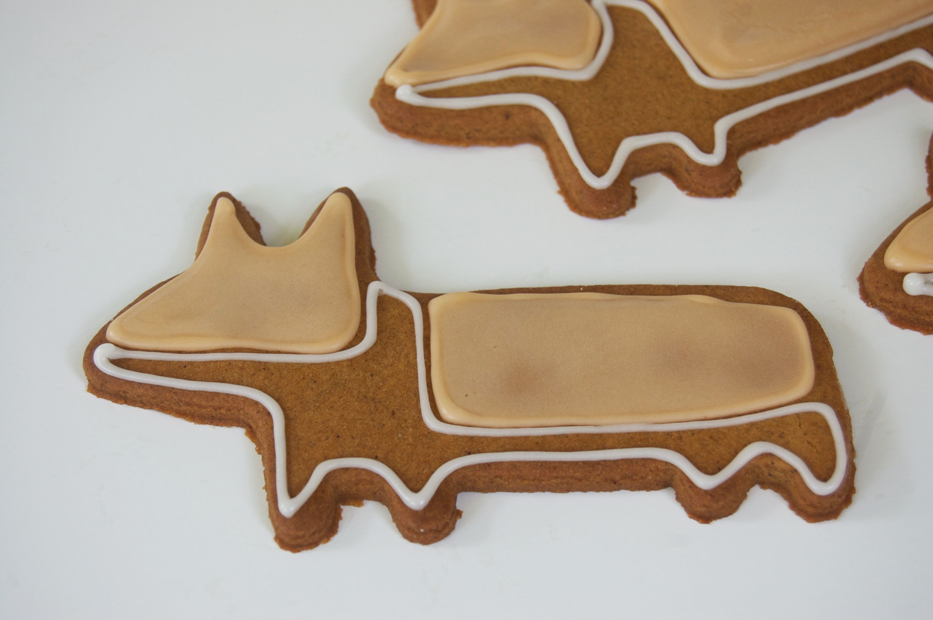gingerbread corgi cookies – LENA'S LUNCHBOX